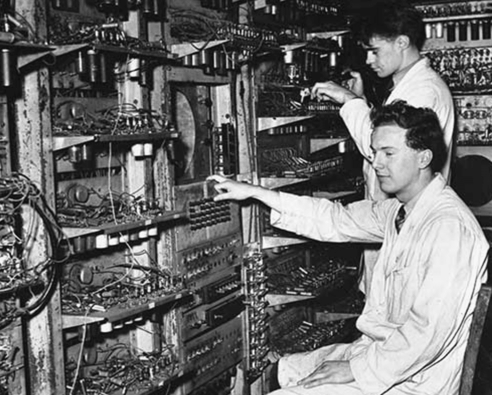 CREATION OF THE MANCHESTER MARK 1, ONE OF THE FIRST STORED-PROGRAM ...